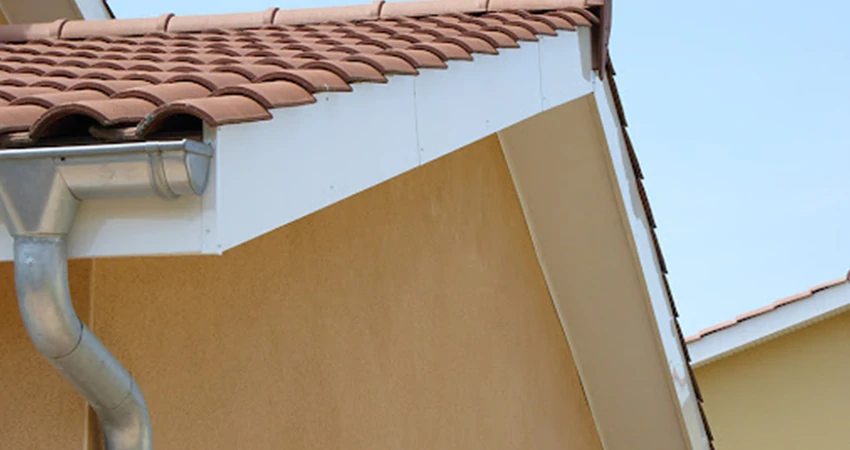 Pose planche de rive aluminium bois pvc - BM Gouttiere Alu